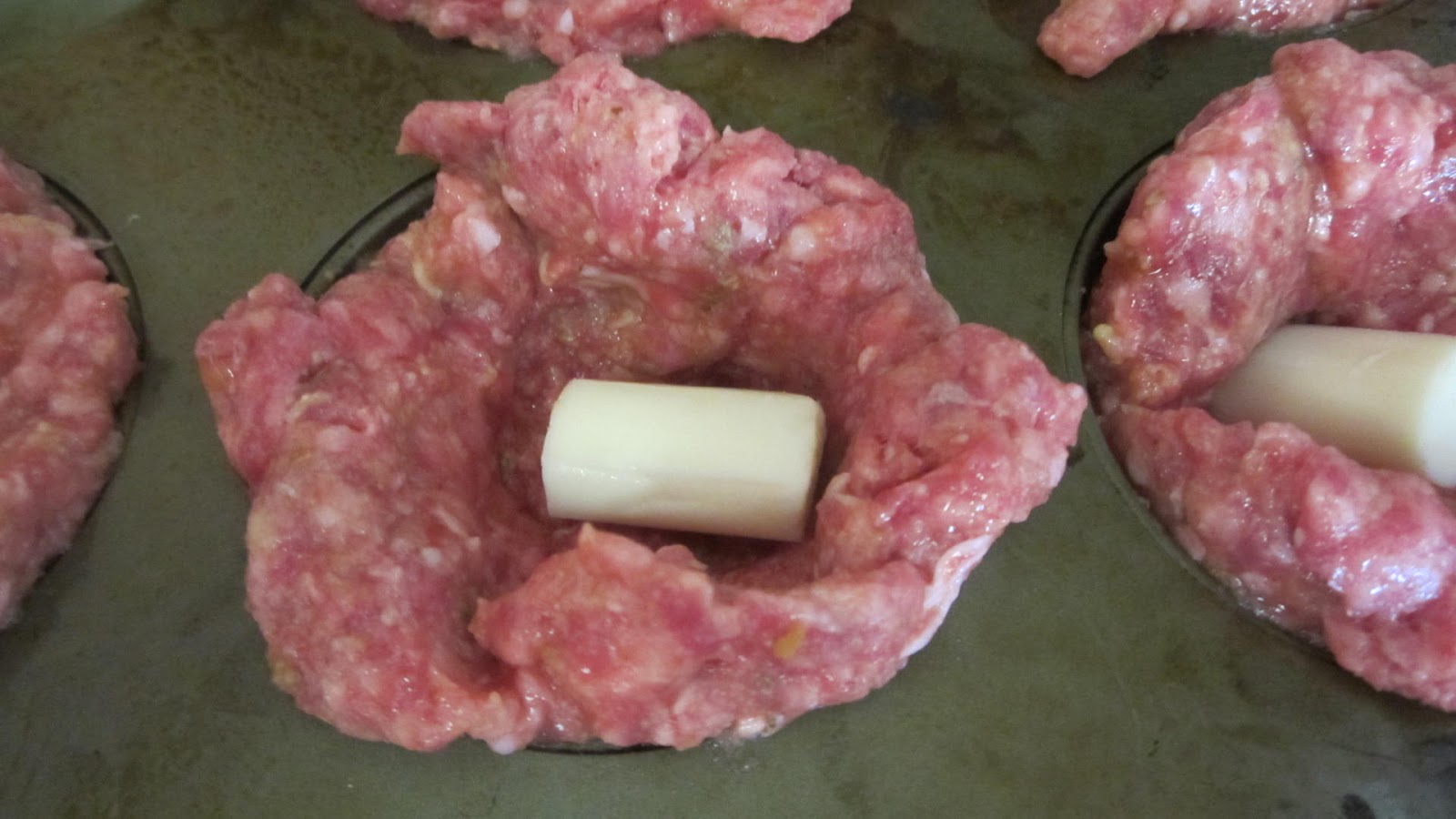 twocraftingmoms: Freezer Friday ( Meatloaf with String Cheese)