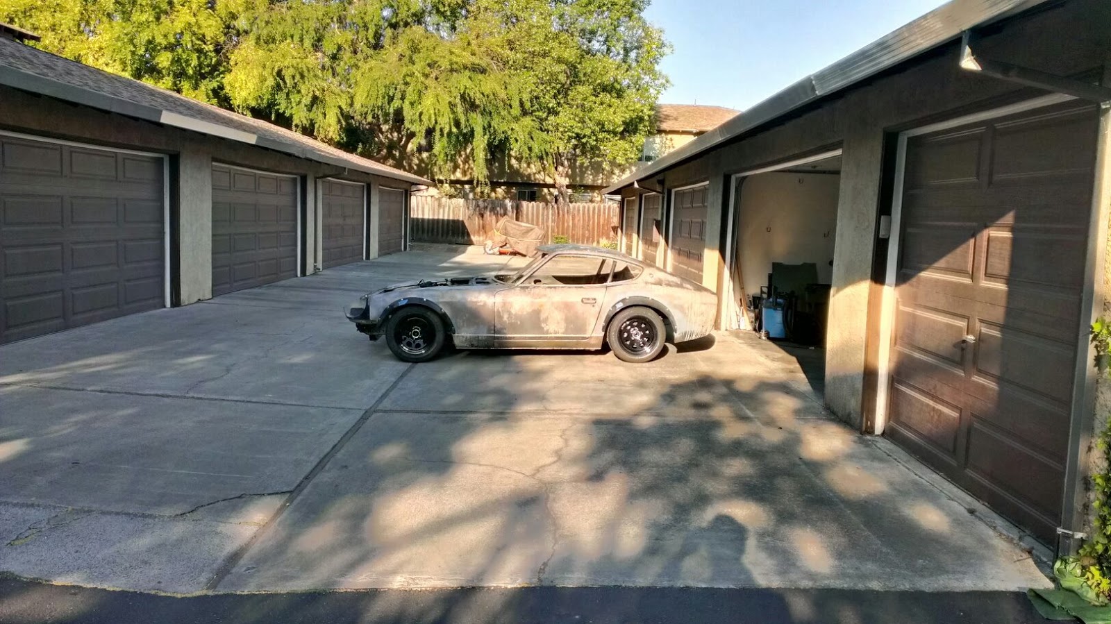 Datsun 240z Resto-mod: Trans Tunnel, roll Bar, and Seats