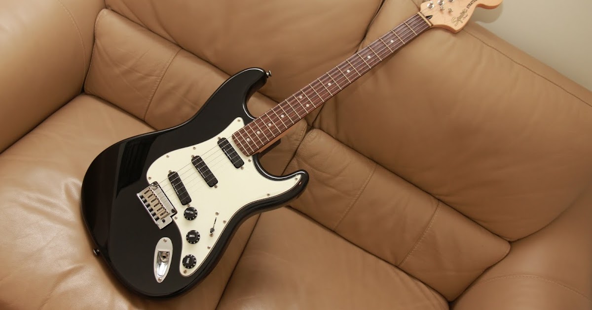 Squier Deluxe Hot Rails Strat Black