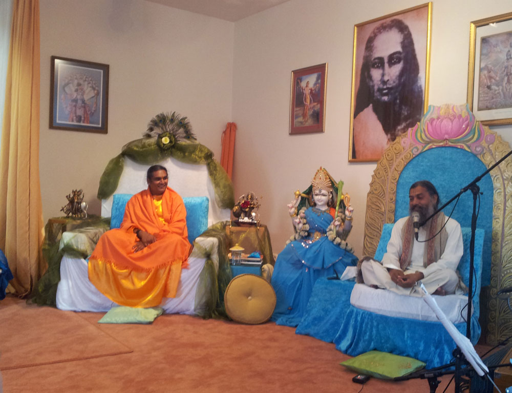 Paramahamsa Sri Swami Vishwananda / Bhakti Marga: Karma Marga or Bhakti ...