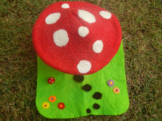 Something Lubely...: Toadstool house...