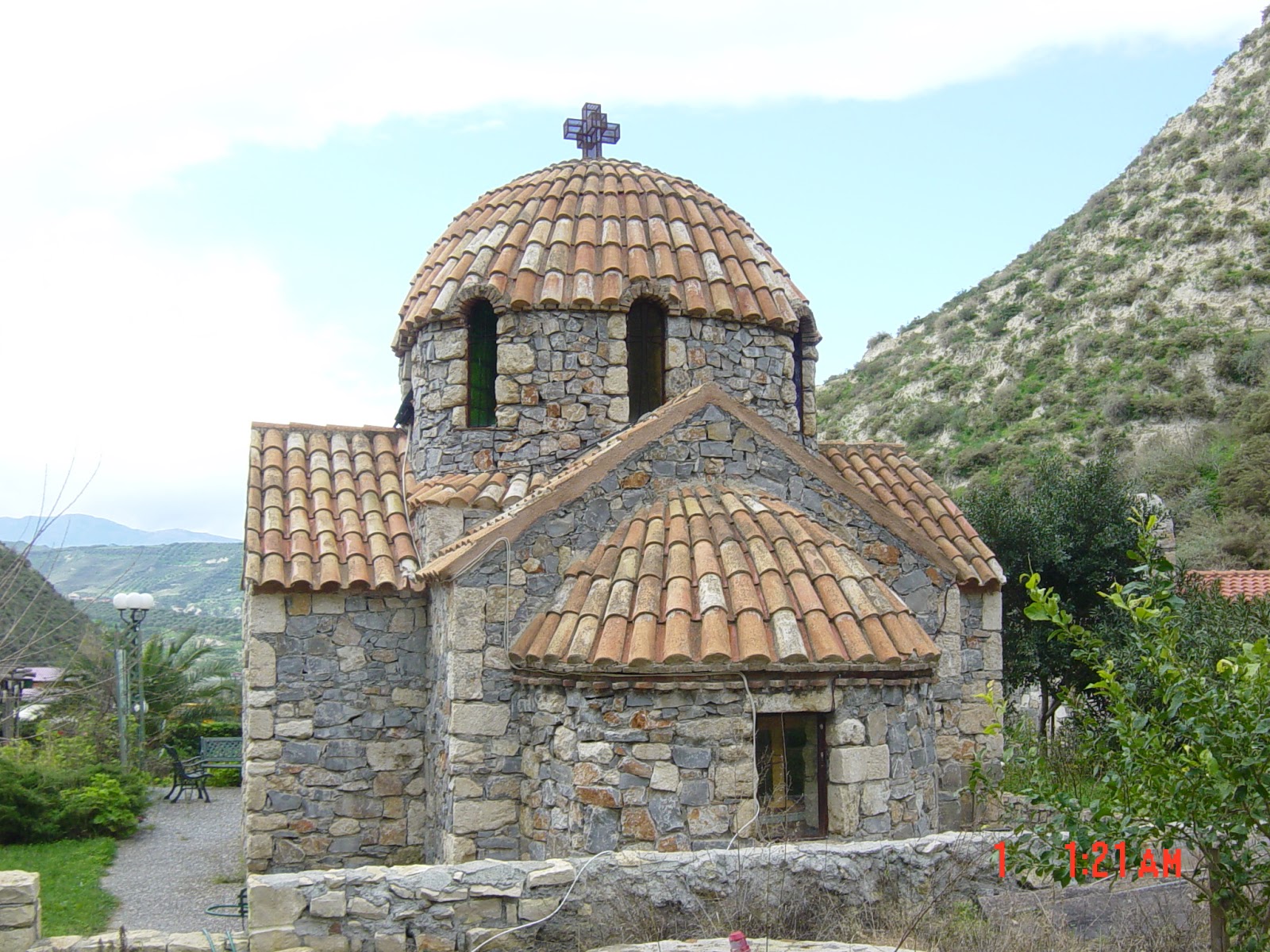 ΚΤΙΣΜA (ΕΛΛΗΝΙΚΑ): ΙΕΡΟΣ ΝΑΟΣ ΝΕΡΟΜΥΛΟΥ - ΜΑΛΑΔΕΣ ΗΡΑΚΛΕΙΟΥ