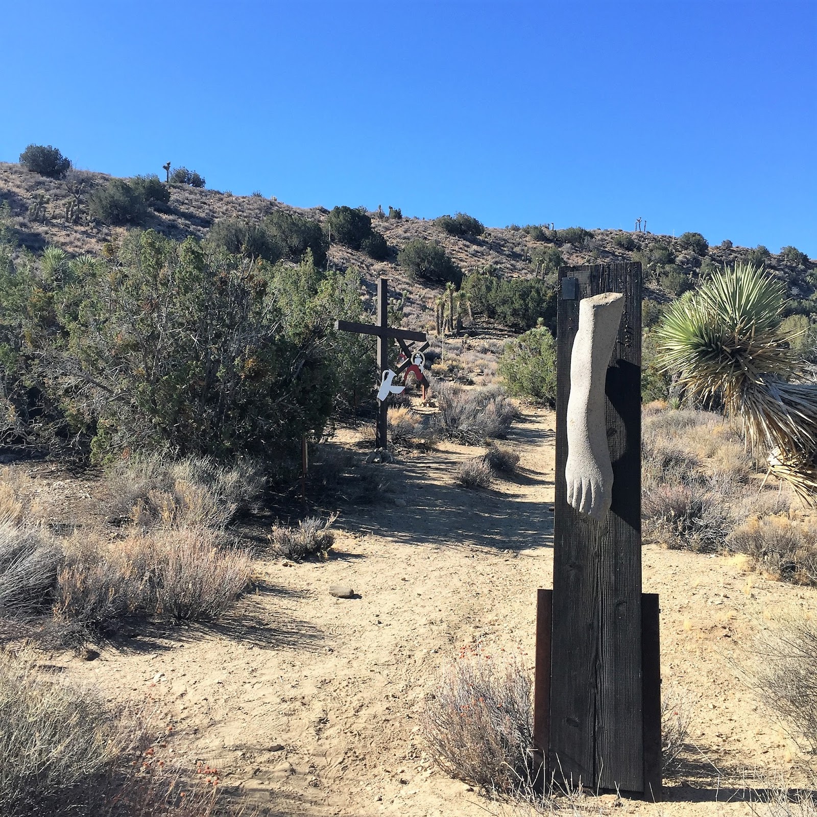 Souvenir Chronicles: VALYERMO, CALIFORNIA: ST. ANDREW'S ABBEY AND A ...