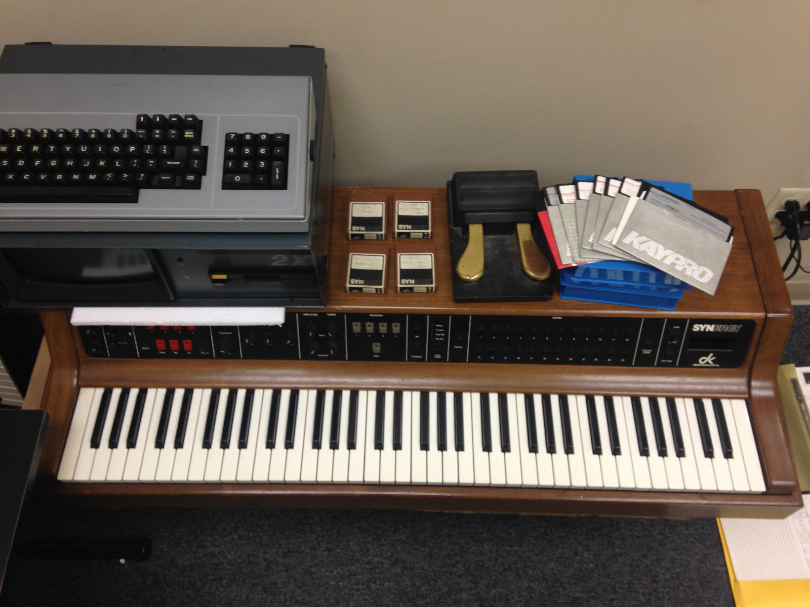 MATRIXSYNTH: DK Synergy Digital Keyboards Synthesizer with Kaypro 2X ...