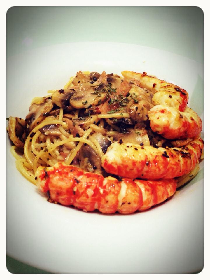 Culinary Kitchenette: Spicy Shrimp Aglio Olio by Vanessa Tay