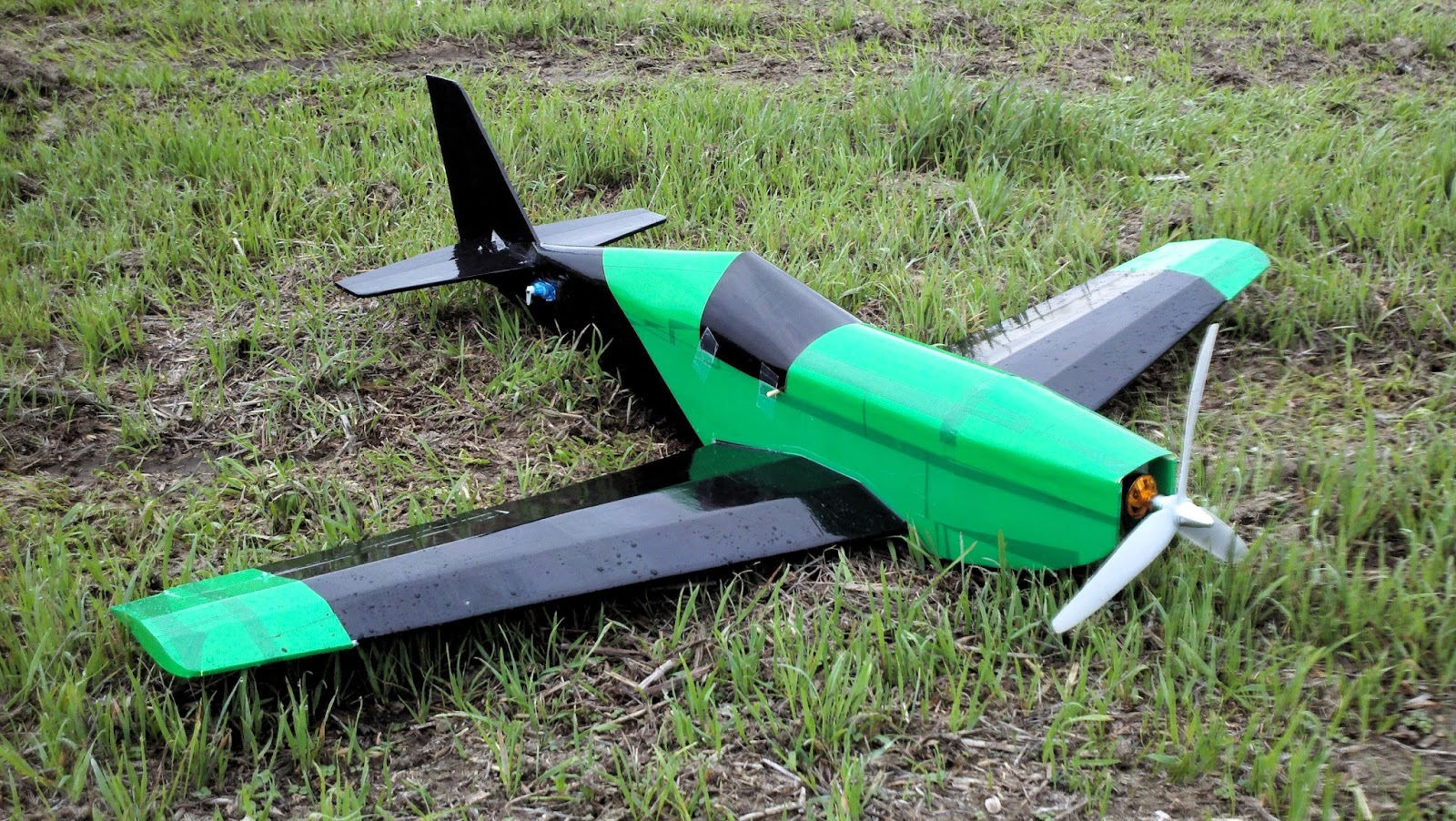 Cobra Innovations: Flite Test FT Racer