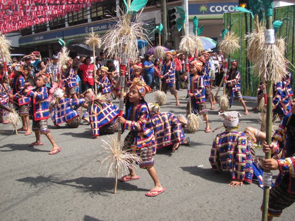 Kadayawan sa Dabaw Festival 2012 - Indak Indak sa Kadalanan | Davao ...