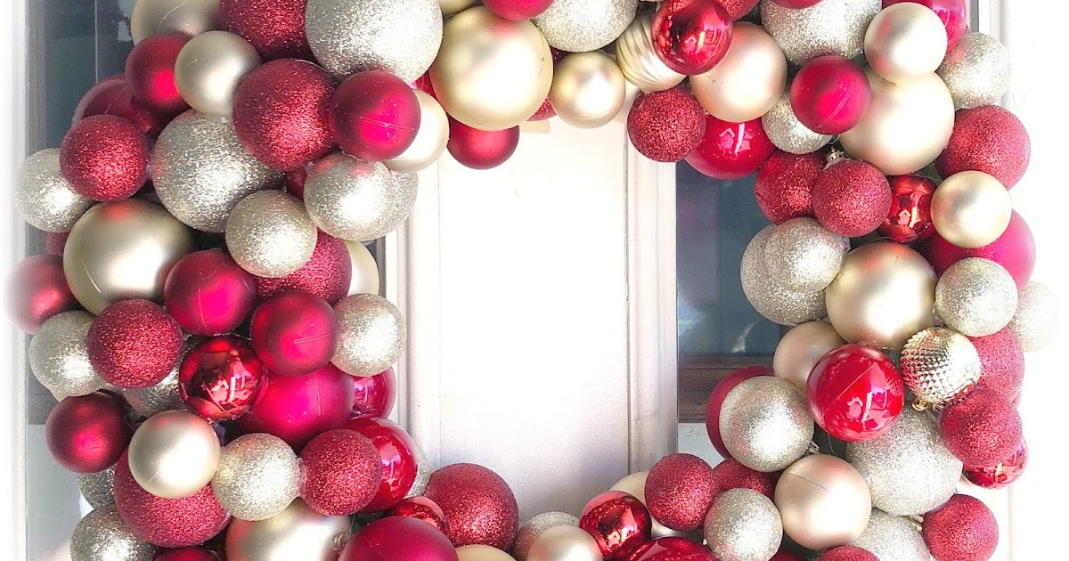 .: My DIY Christmas Ball Wreath