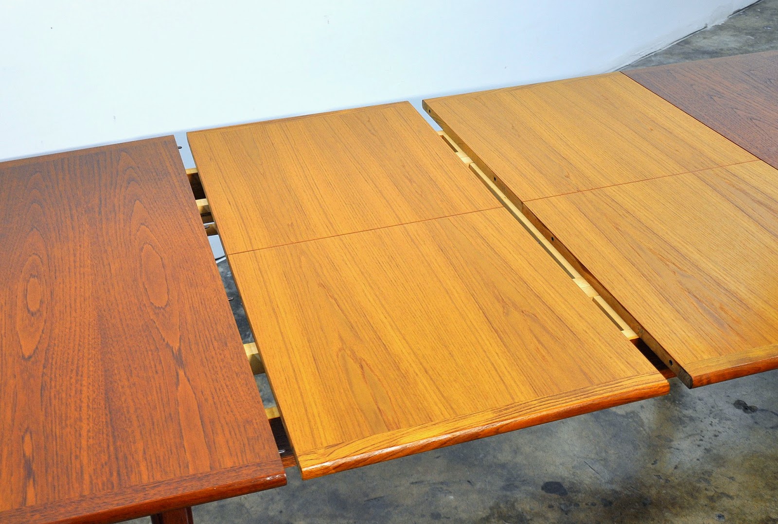 SELECT MODERN: Falster Teak Expandable Dining Table