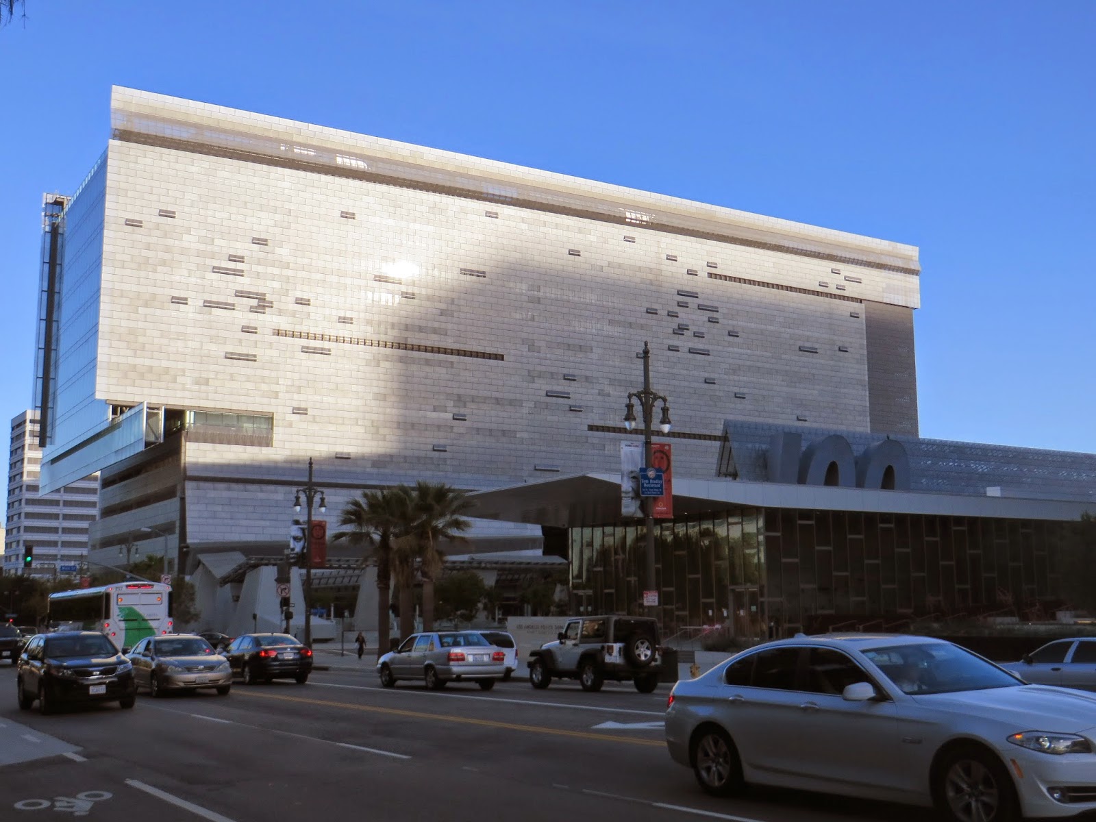 EntreVoir: Caltrans District 7 Headquarters - Morphosis Thom Mayne