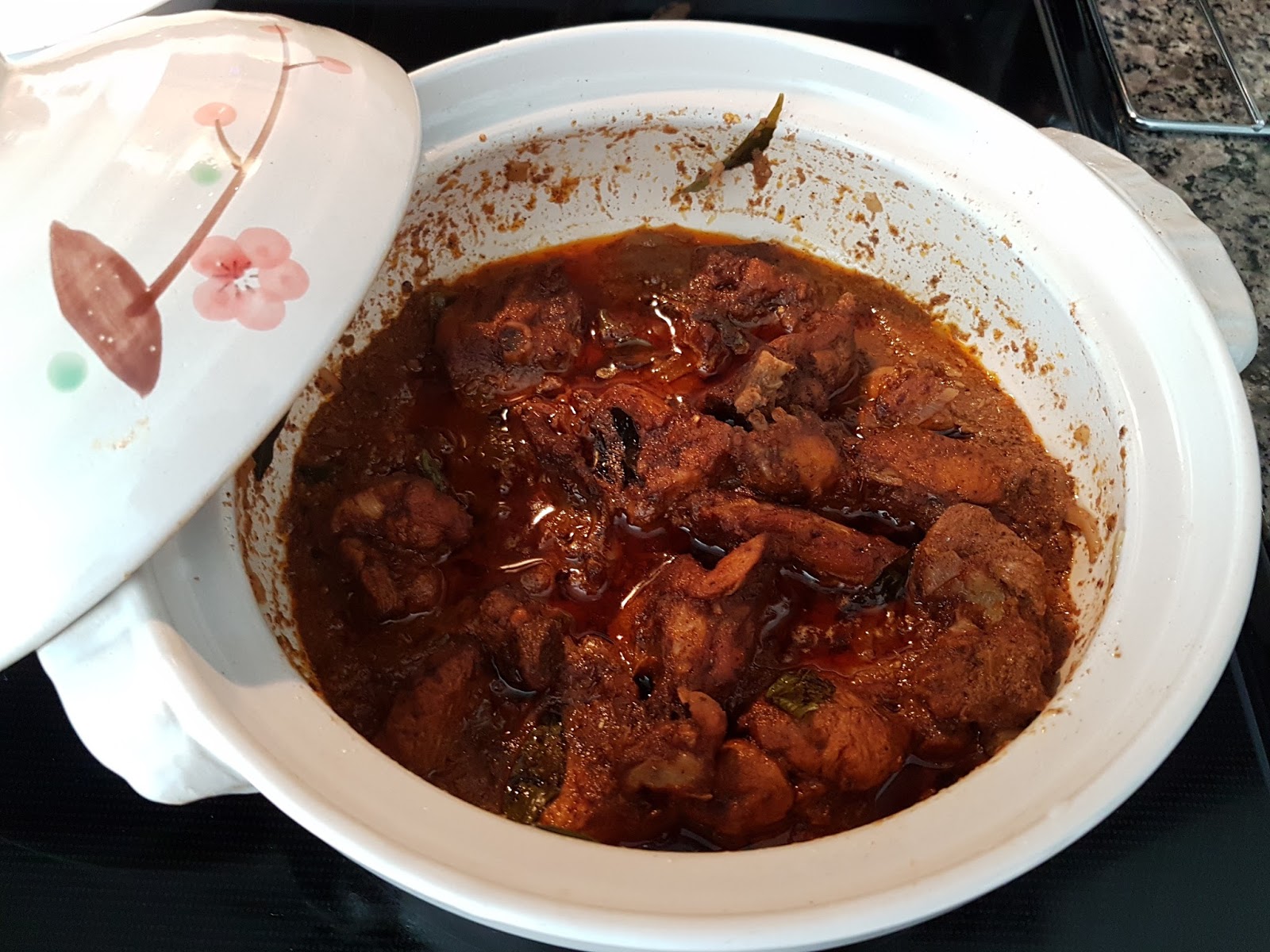 Varutharacha Kozhi (chicken in roasted coconut curry)