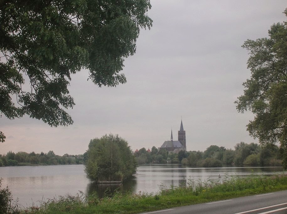 The Dutch Chaser: Langs de Angstel, de Holendrecht, de Waver en de Winkel