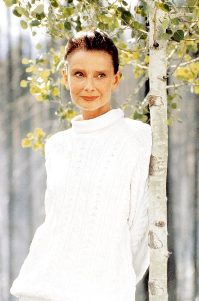 18 Beautiful Photos of Audrey Hepburn in Her Last Movie "Always", 1989 ...