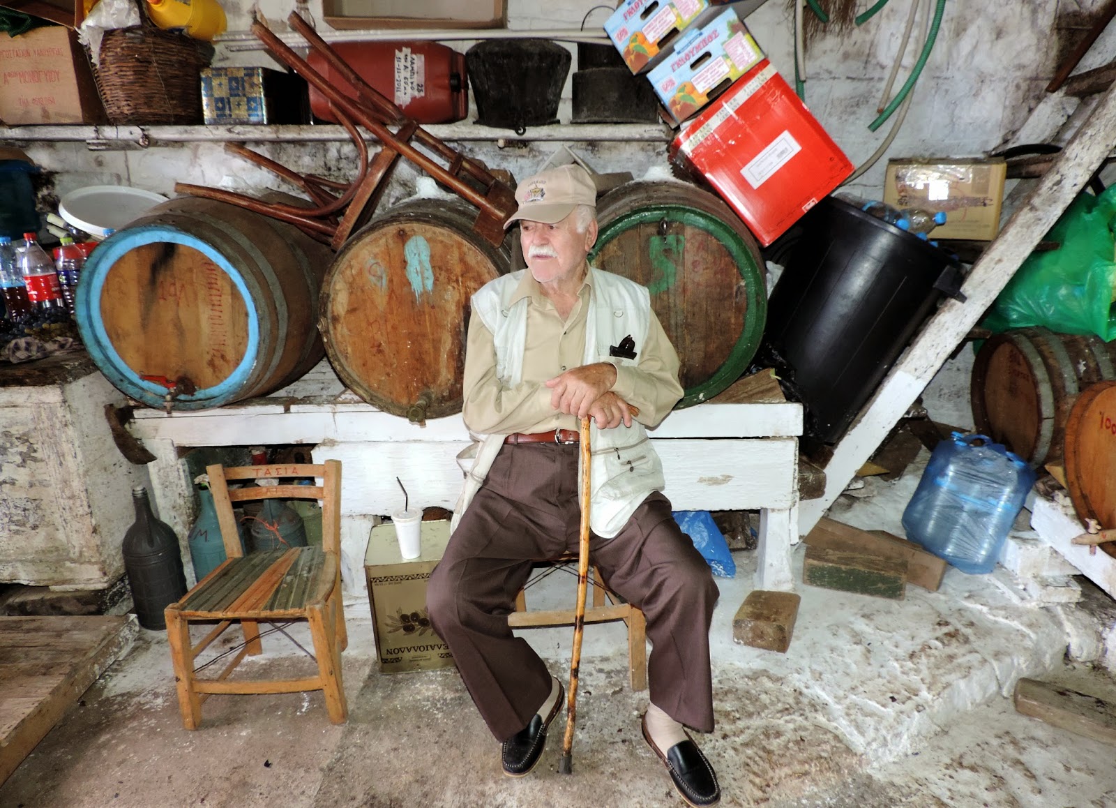 North Ithaca: ΠΑΡΑΔΟΣΙΑΚΟ ΠΑΤΗΜΑ ΣΤΑΦΥΛΙΩΝ ΣΤΗΝ ΑΝΩΗ