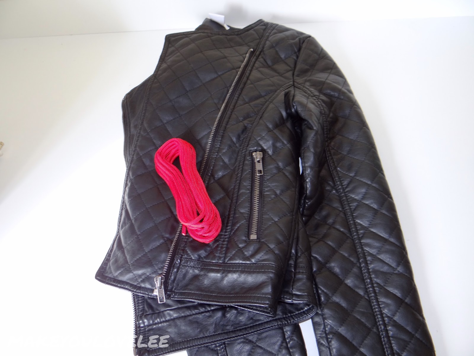 Make You Love Lee: DIY Lace-up Back