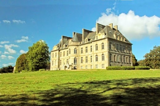 From City to Suburbia: CHATEAU SAINT BRIEUC