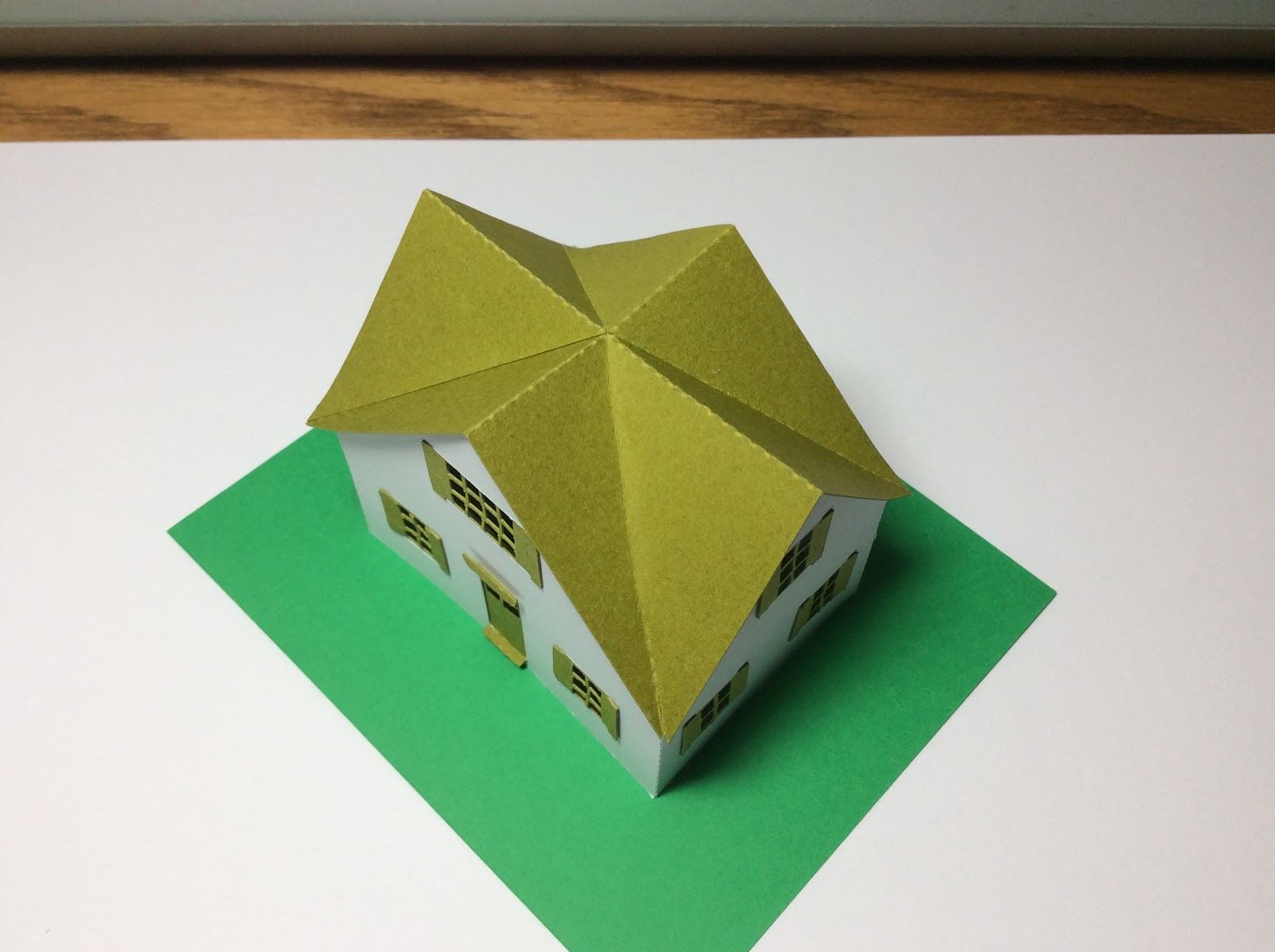 Papercrafts and other fun things: Miniature House #6 - An Origami Roof