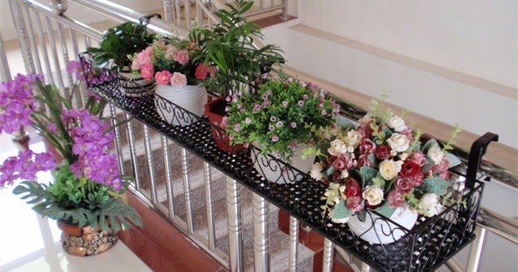 Design Rumah Idaman: Efisien Tempat Pot Gantung Pada Tralis