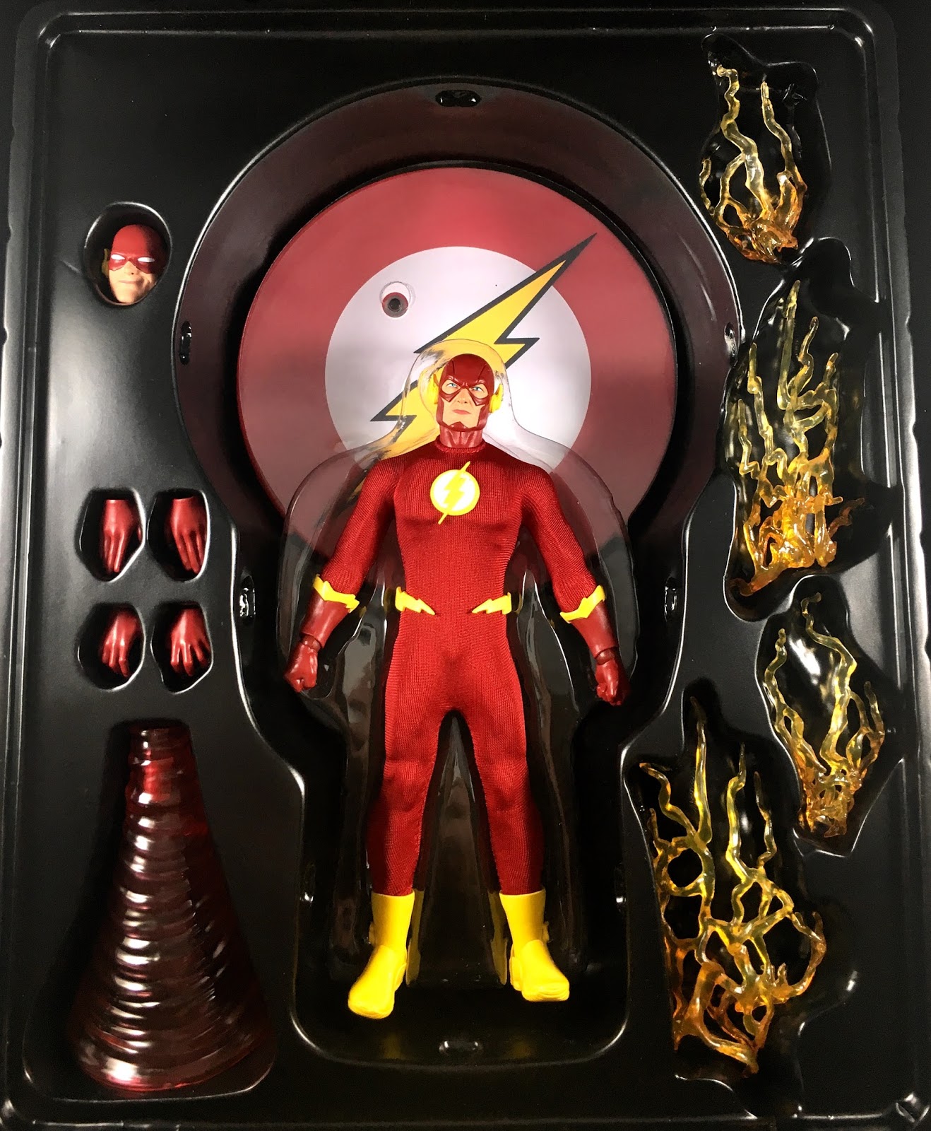 CobraShadowJoes: Mezco Toyz One:12 Collective Flash Figure Review