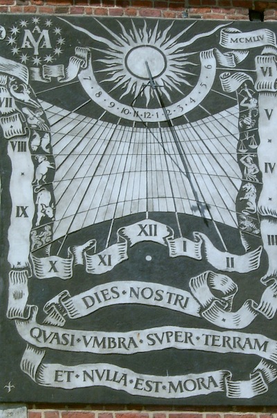 Bestiaria Latina Blog: Sundial: DIES NOSTRI QUASI UMBRA