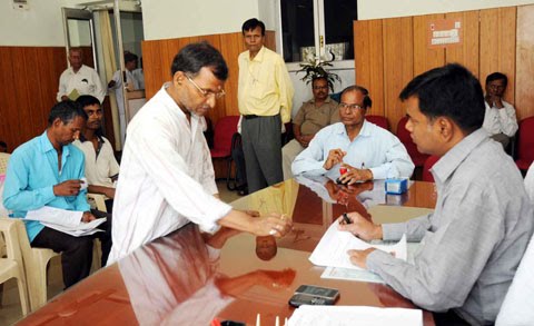 View Patna: Patna DM holds Janata Darbar