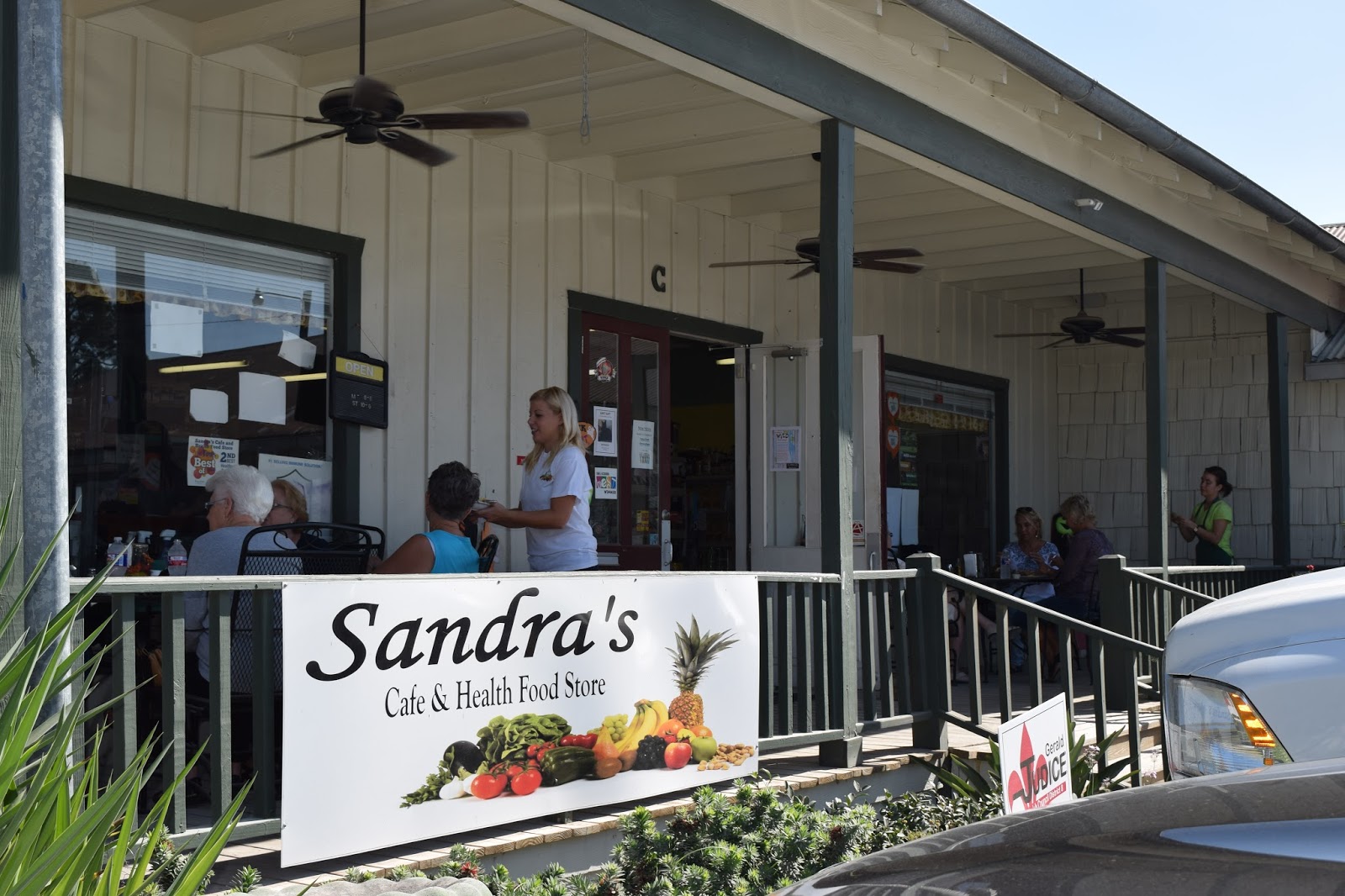 Sandra's Cafe & Health Food Store - DA' STYLISH FOODIE
