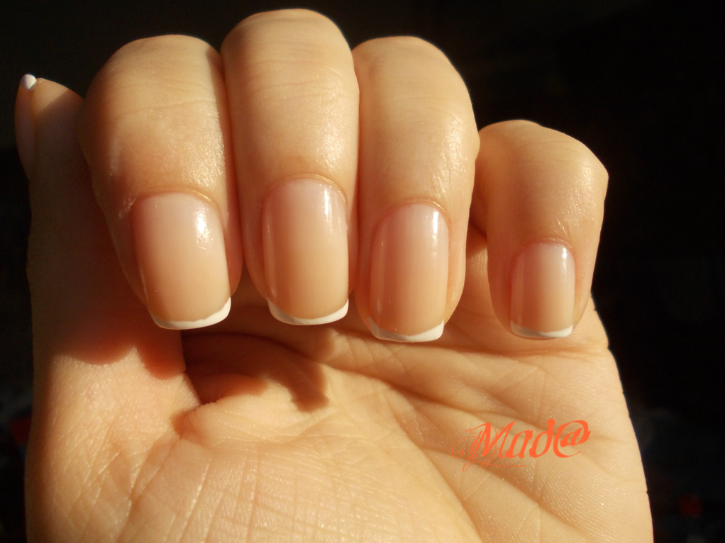 Nail Art: Tiny mini french - Life, passion and beauty