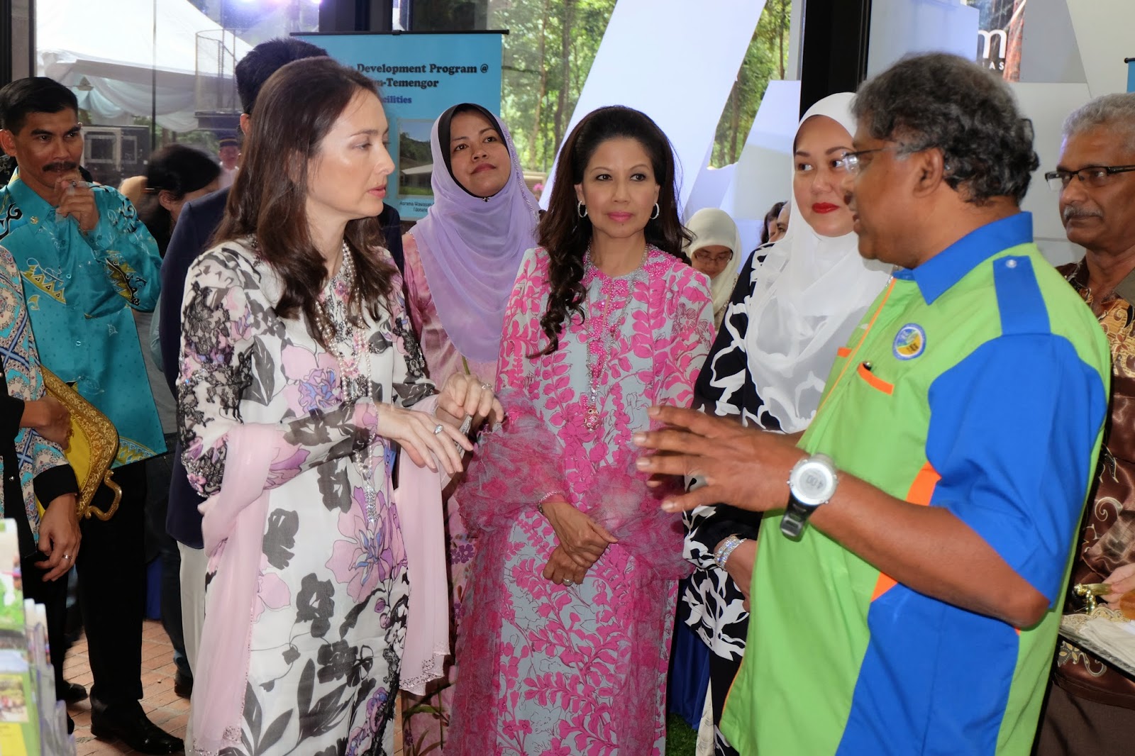 Kee Hua Chee Live!: HER ROYAL HIGHNESS THE SULTANAH OF PERAK, DYMM RAJA ...
