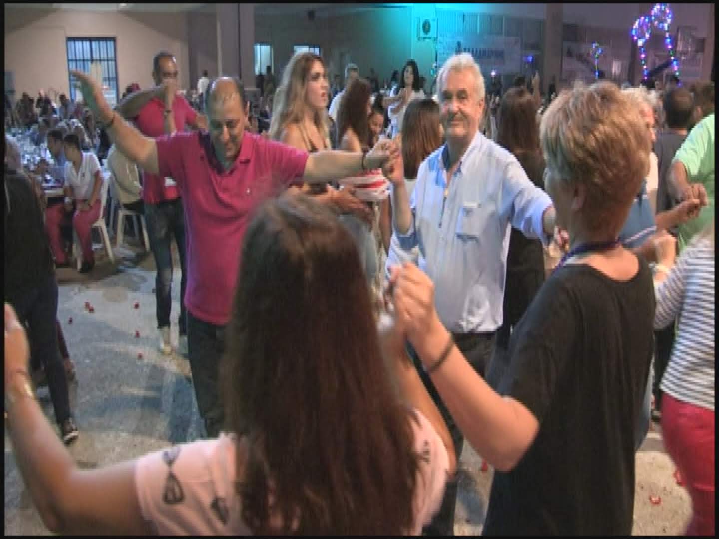Το "έκαψαν" στη δημοτική βραδιά της Ένωσης Αρκάδων Ν.Κορινθίας - Πάνω ...