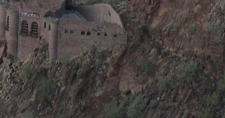 Camelback Phoenix: Copenhaver Castle: Going Medieval on Camelback Mountain