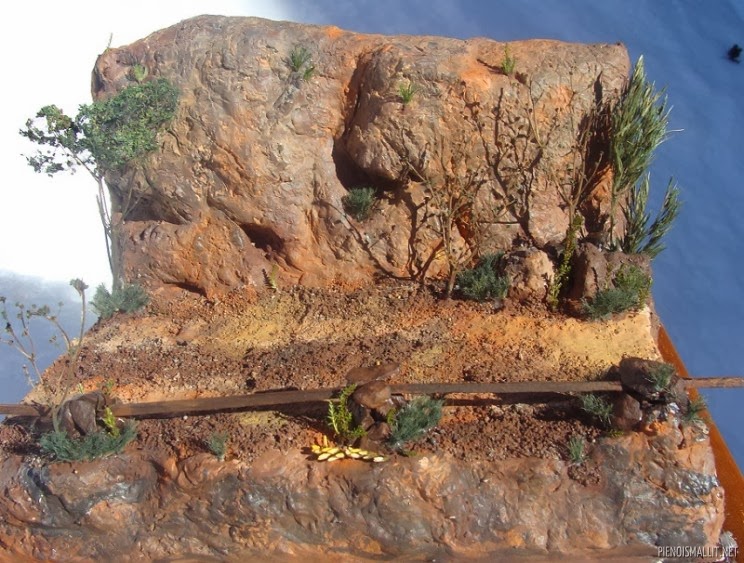 Scale models and dioramas: Making rocks