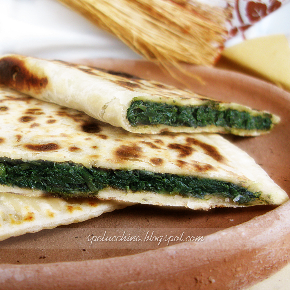 Spelucchino: Cassoni alle rosole riminurbinesi