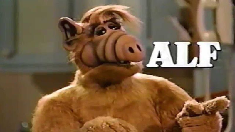 80's & 90's Central!: Sitcom FaceOff-Mr.Belvedere vs ALF