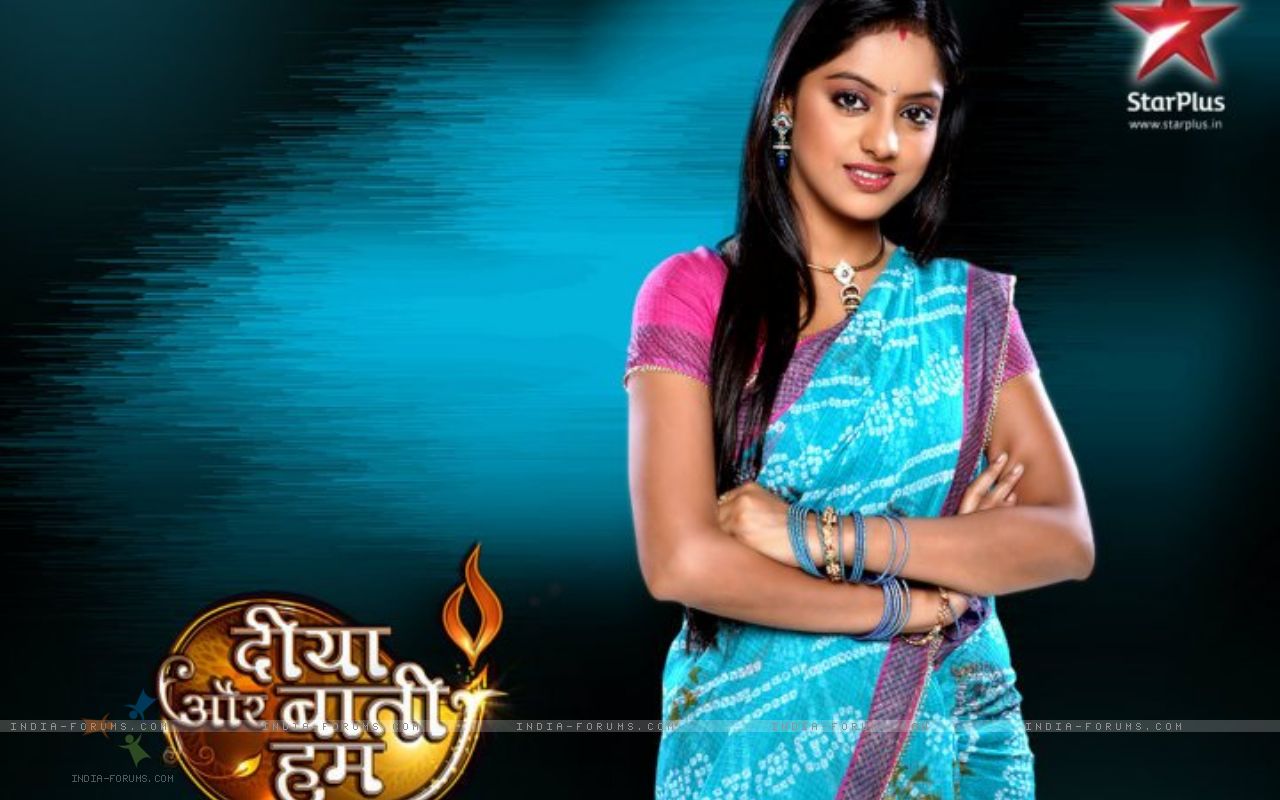 Diya Aur Baati Hum Sandhya Saree Collection