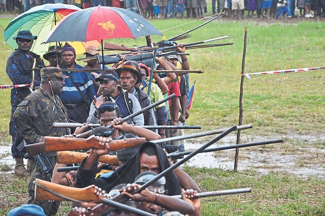 Hela Tribal Warriors surrender 70 guns - One Papua New Guinea