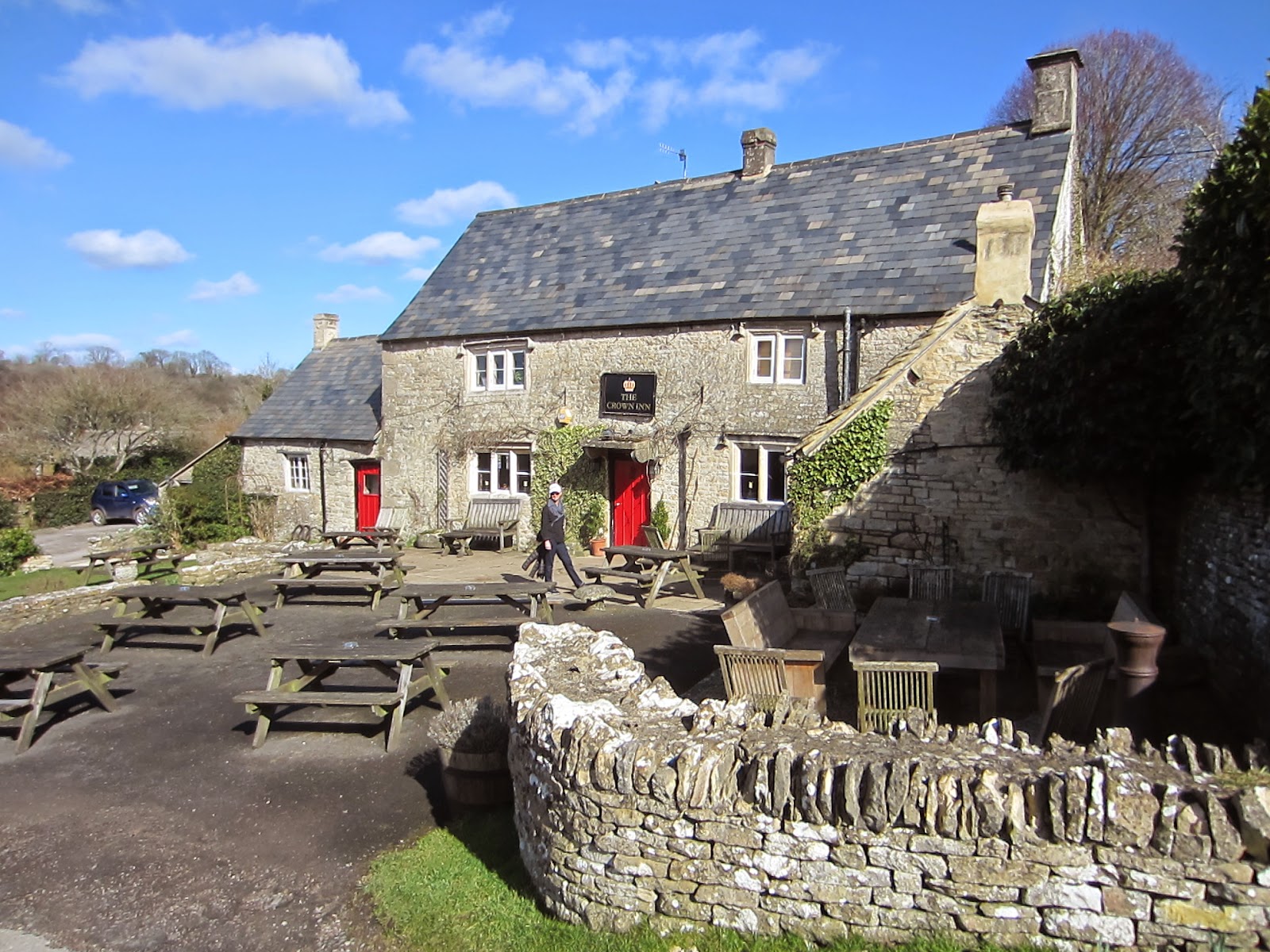 MILAN TRANSFER: Walking in the Cotswolds, Chalford