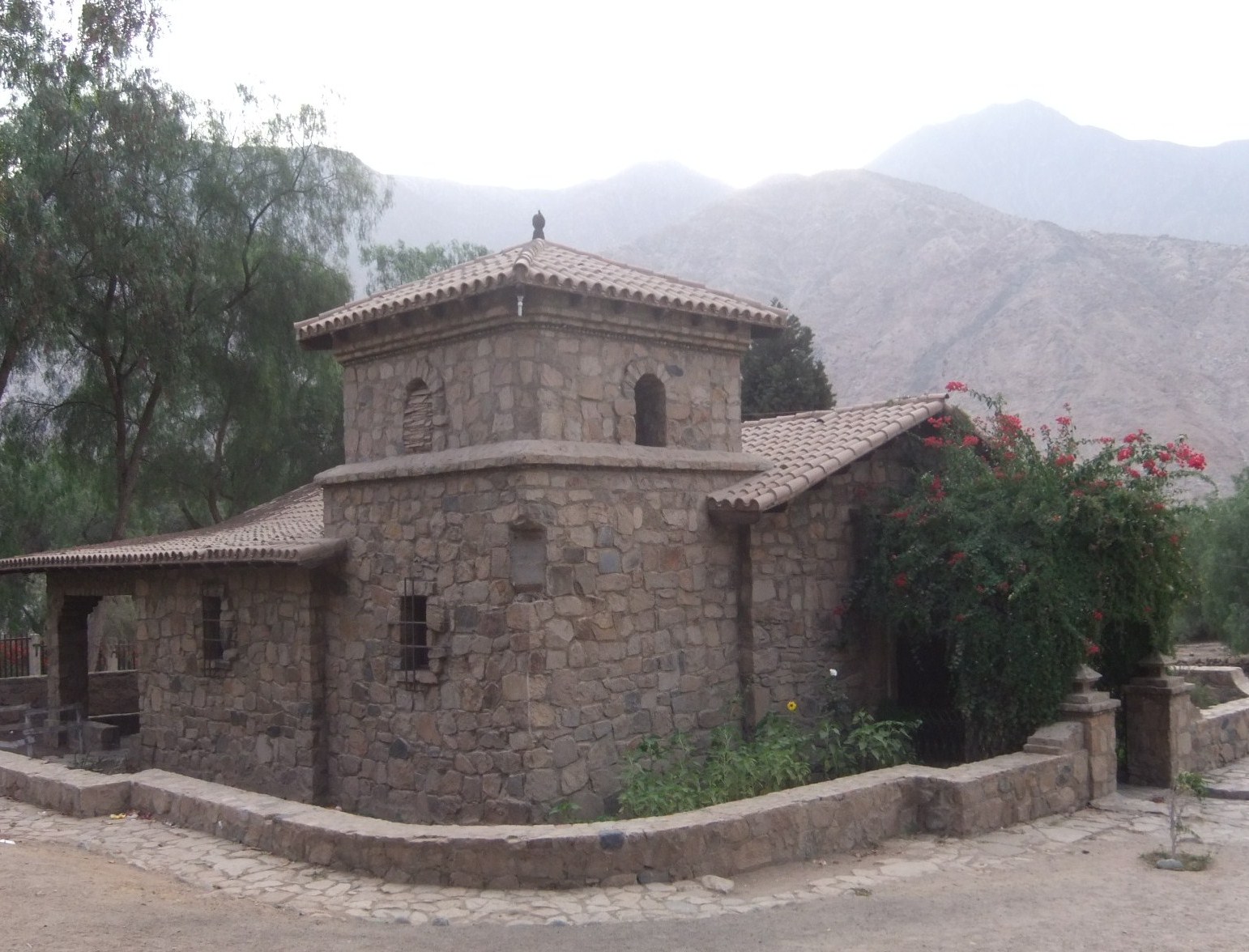 LUGARES TURÍSTICOS EN PERÚ: CASA DE SANTA ROSA DE LIMA EN QUIVES
