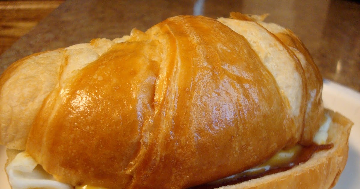 Ommy Noms: Recipe Swap- Sausage Breakfast Sandwich