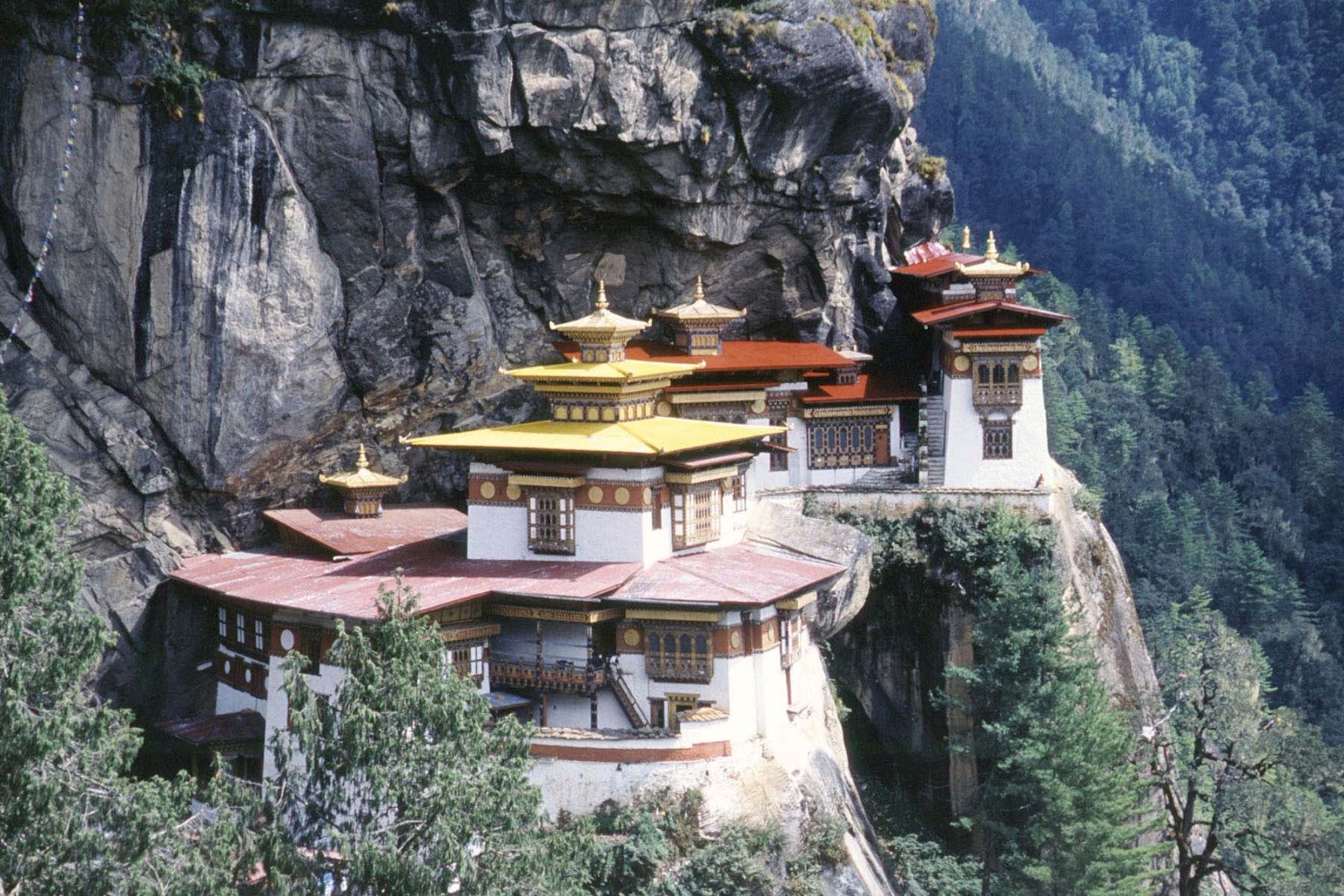 Dooars Ecoviillege: Bhutan tour: Enjoy vacation in the Mystical Land of ...