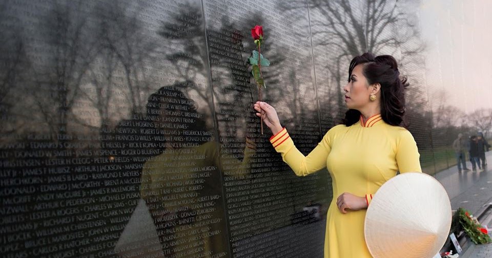 Về Nguồn: Chiến Tranh Việt Nam Trên Bức Tường Đá Đen