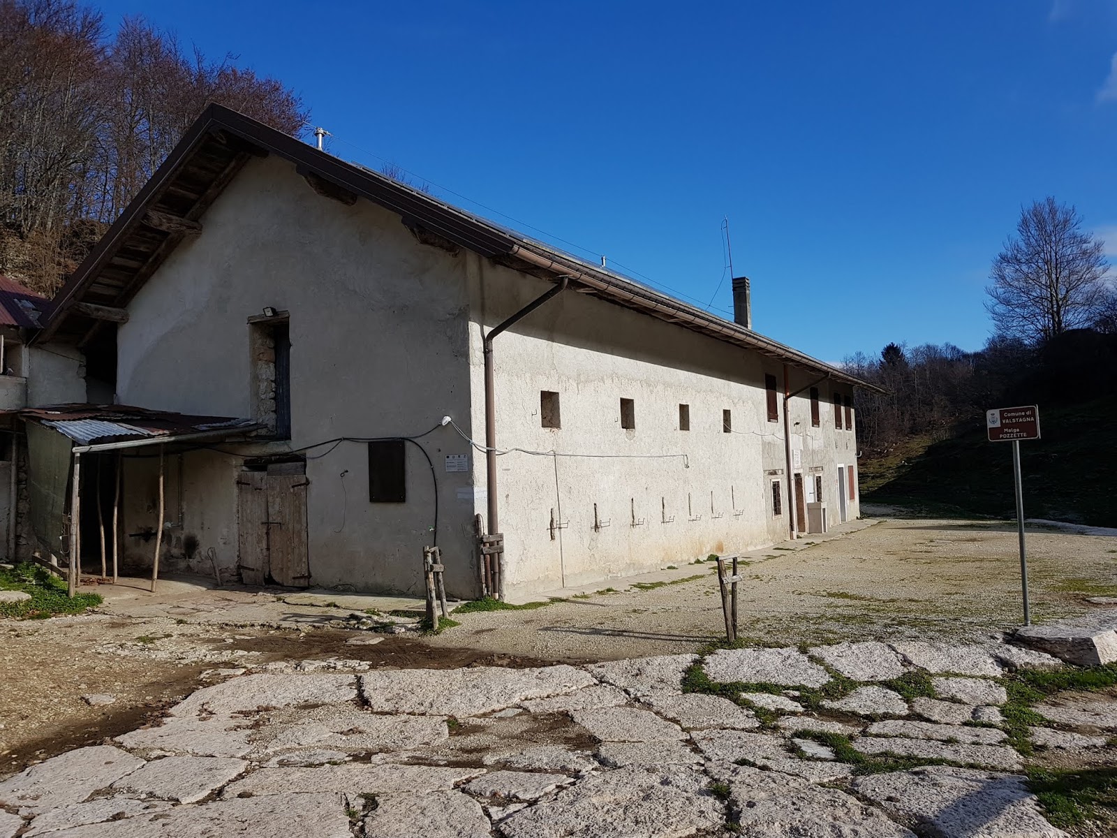 Su strade e sentieri: COL D'ASTIAGO (m. 1.241) - SENTIERO DEL VU - Val ...