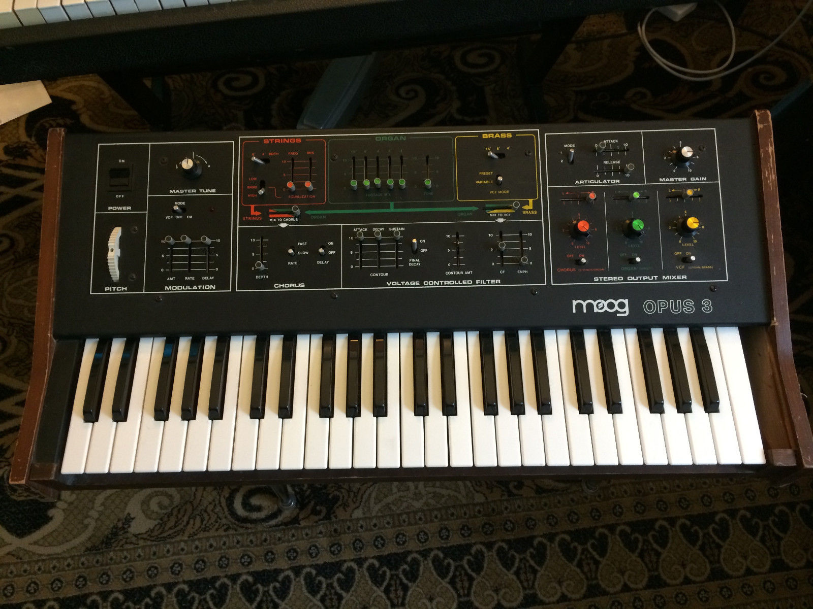 MATRIXSYNTH: Moog Opus 3