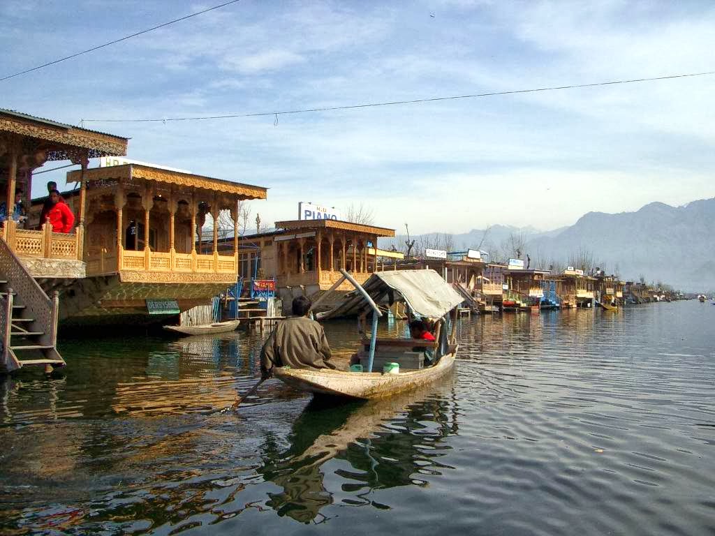 places to visits in india: JAMMU AND KASHMIR