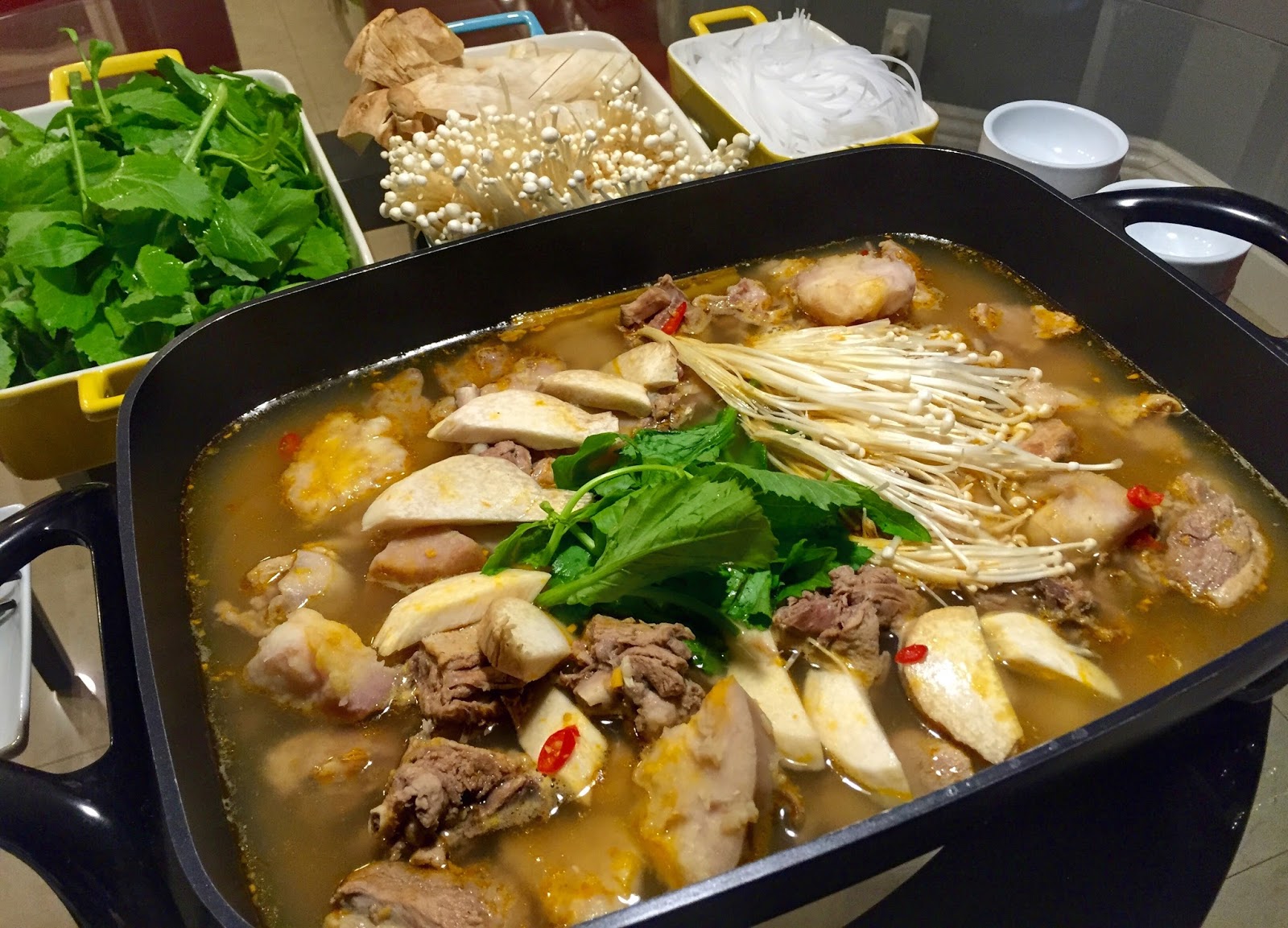 The Spices Of Life . . .: Lẩu Vịt (Duck Hot Pot)