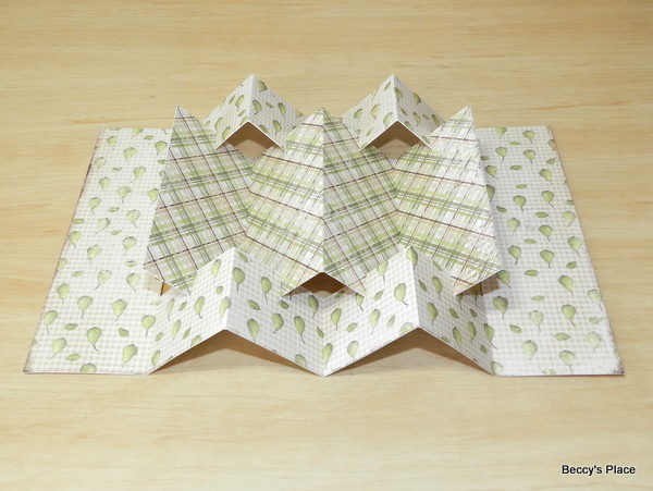Beccy's Place: Tutorial: Concertina Card