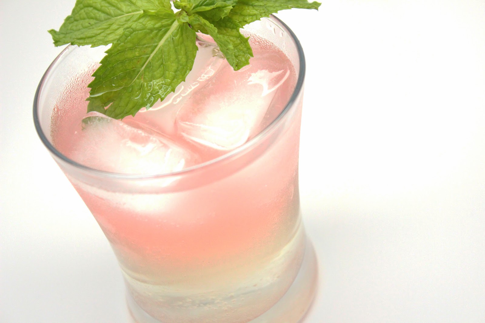 #Recipes: Perfectly Pink Sparkling Cocktails for Valentines Day ...