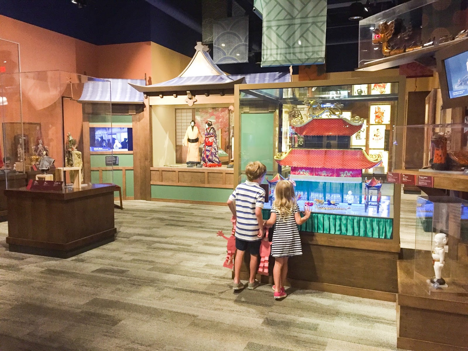 Magnolia Mamas : Cinderella Della at the Center For Puppetry Arts