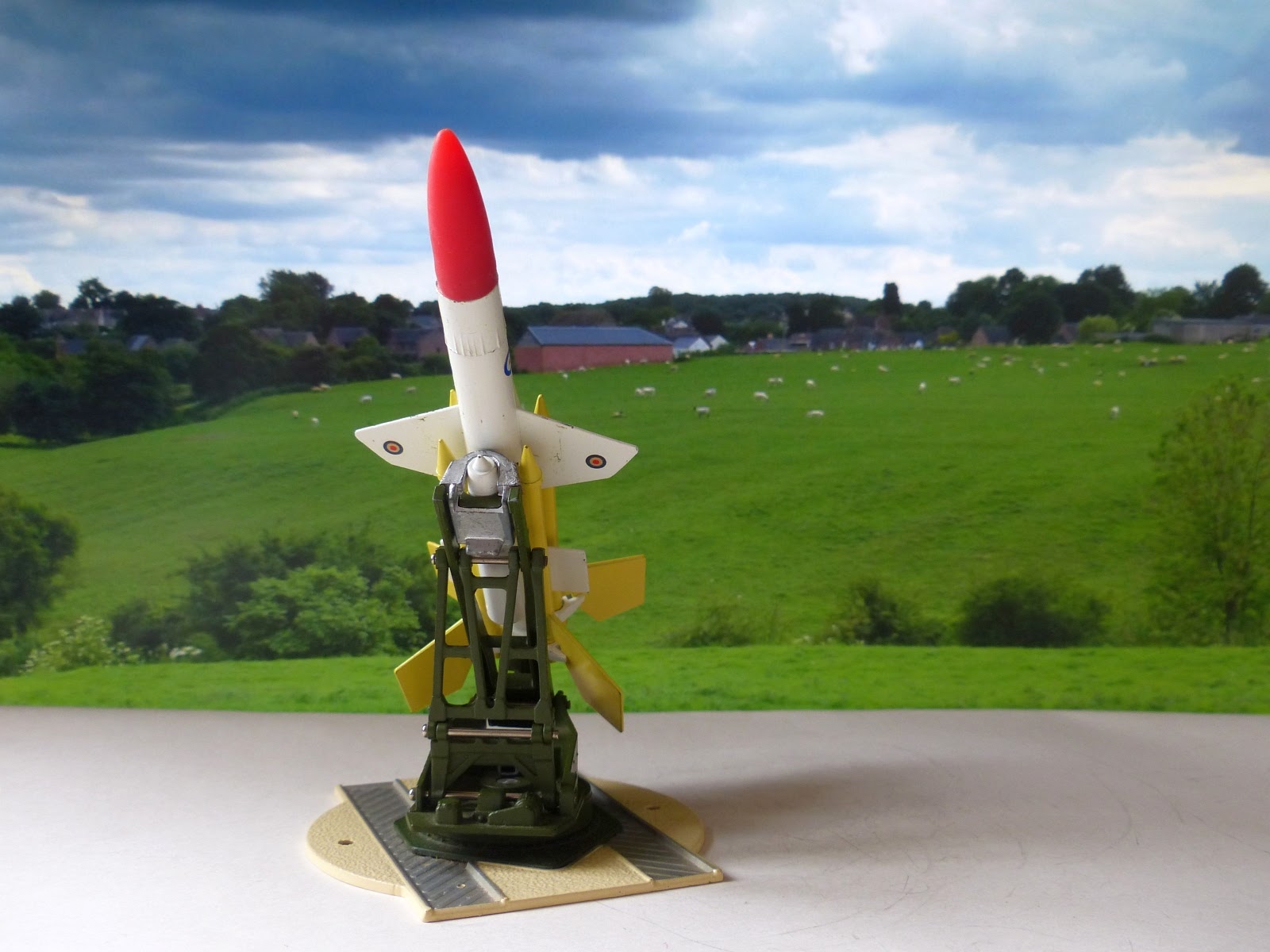I LOVE CORGI TOYS: Corgi Toys @ 60: Bloodhound Missile and an RAF Staff Car