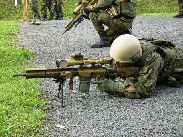 VEICULOS E ARMAMENTOS MILITARES: HECKLER & KOCH G-28 DMR