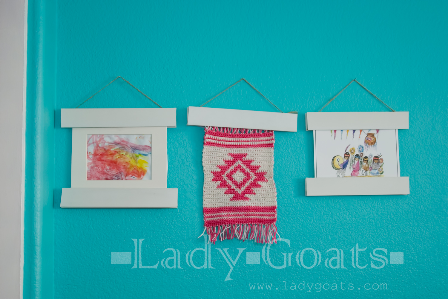 Lady Goats: DIY Magnetic Picture Frame (to easily change out your kids ...